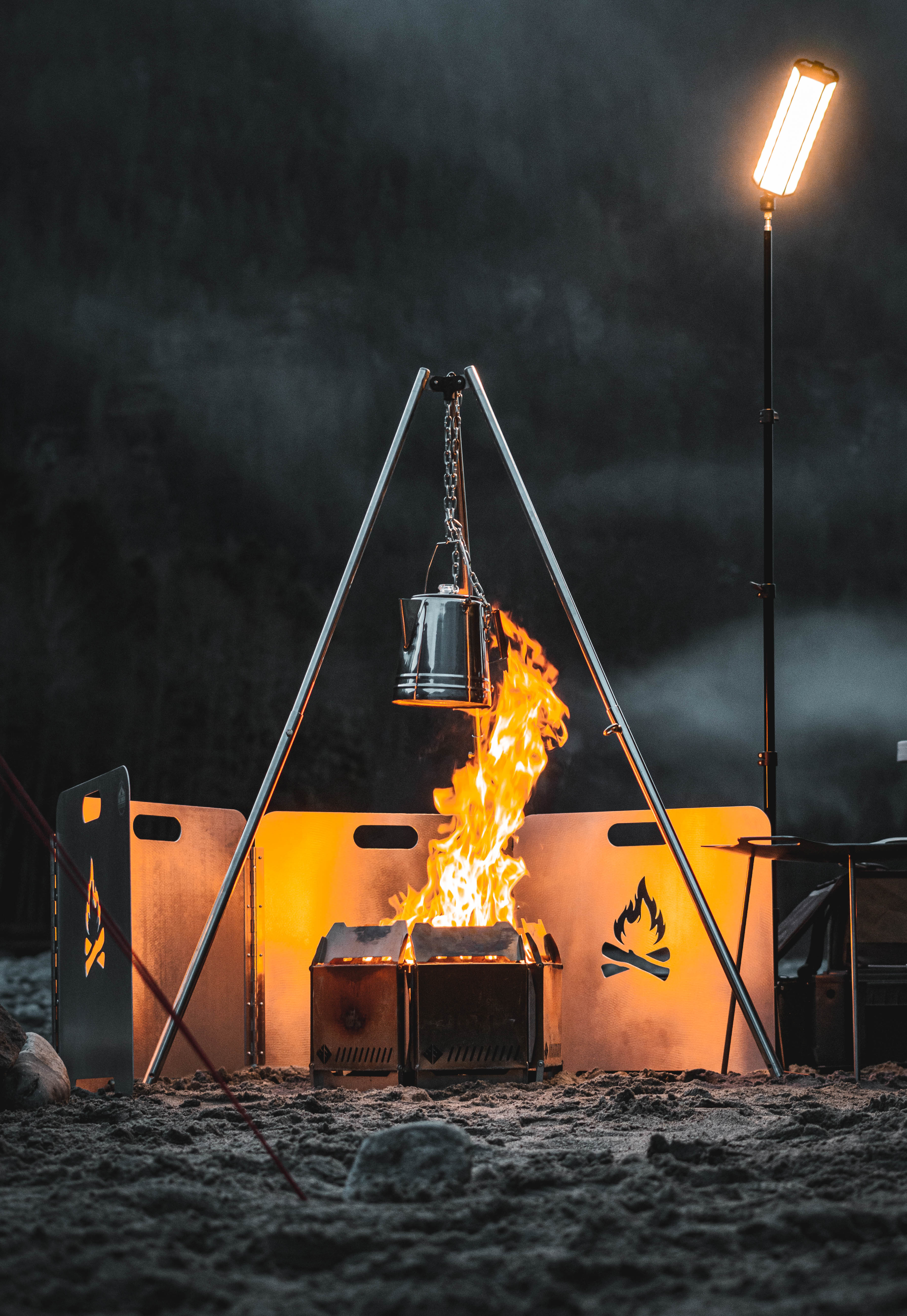 MCRANCHOVERLAND / The Original Fire Reflector – New Holland Overland